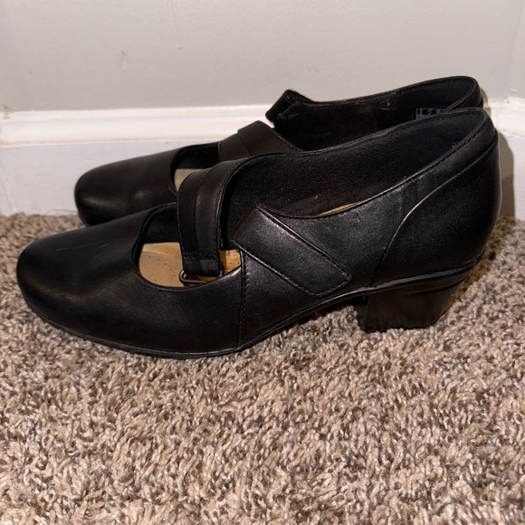 Clarks | Shoes | Clarks Emslin Lulin Pumps Mary Jane | Poshmark